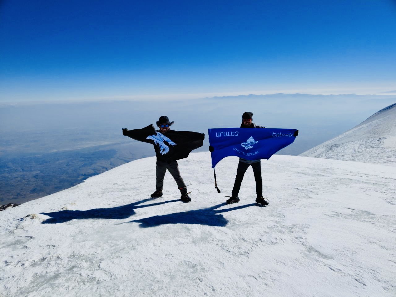 Արալեզը Արարատի գագաթին հայտնվեց կրկին - ARALEZ